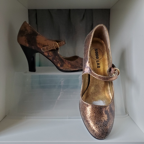 Soho Lab | Shoes | Soho Lab Textured Bronze Leather 3 Heel Maryjanes ...